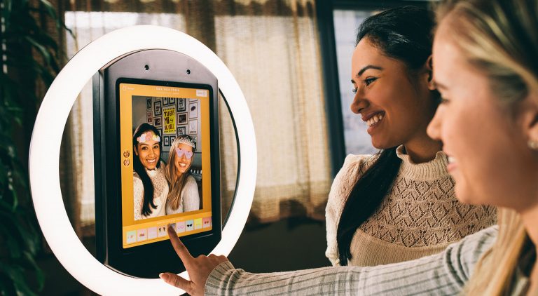 6 Essential Photo Booth Tips, Tricks & Ideas | Simple Booth