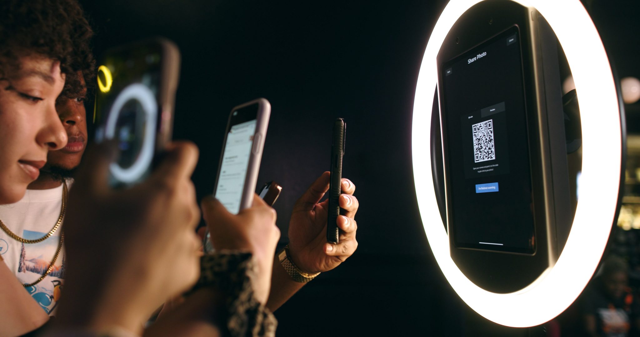 Event Photo Sharing with a QR Code Photo Booth | Simple Booth