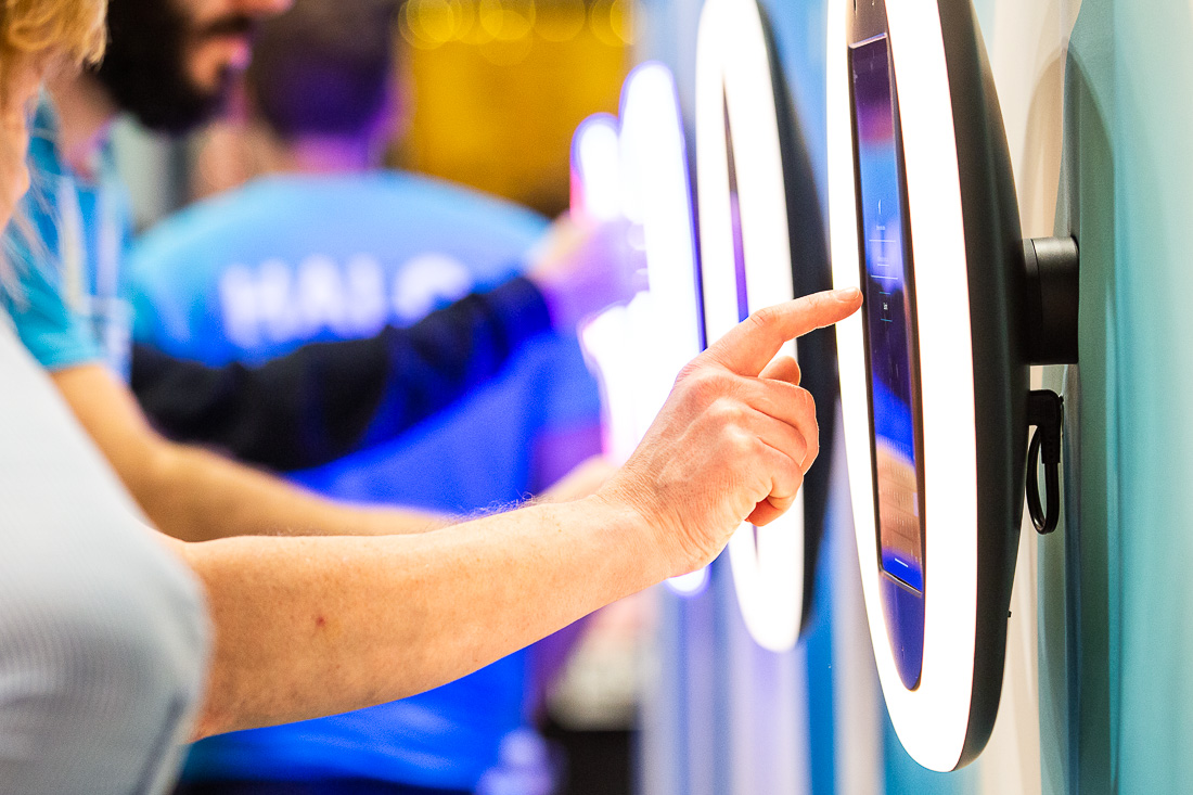 6 Essential Photo Booth Tips, Tricks & Ideas | Simple Booth