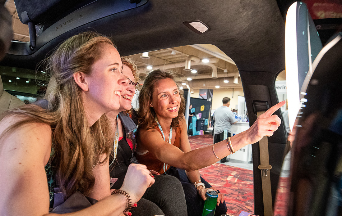 6 Essential Photo Booth Tips, Tricks & Ideas | Simple Booth