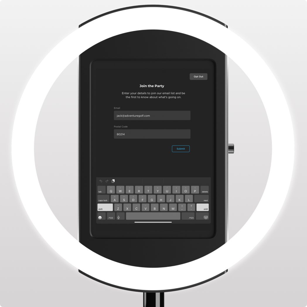 At Treetop Golf, Everyone Knows the Power of the Photo Booth | Simple Booth