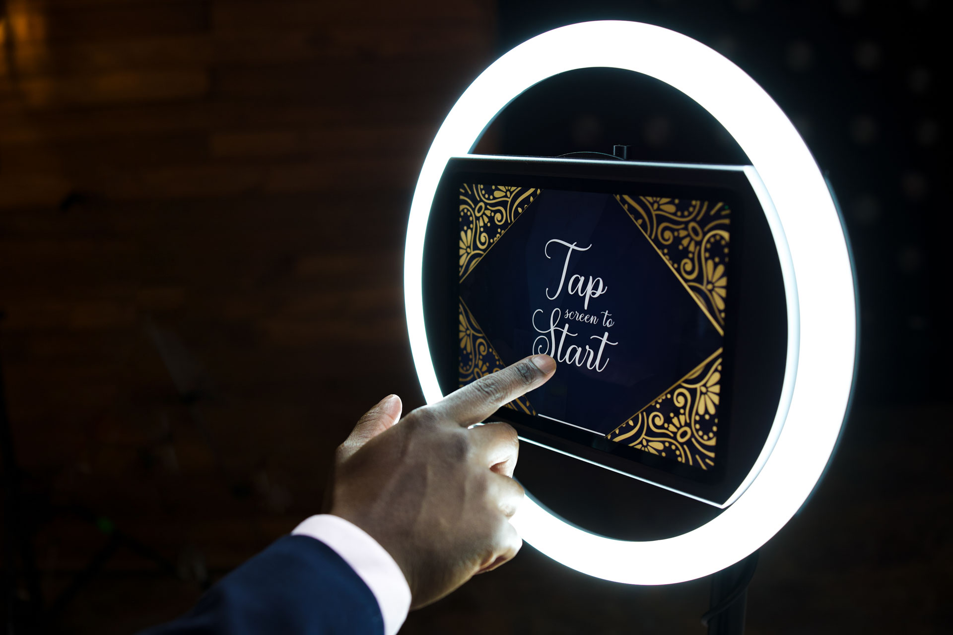 Best DIY Photo Booths for Events, Weddings, & Parties | Simple Booth